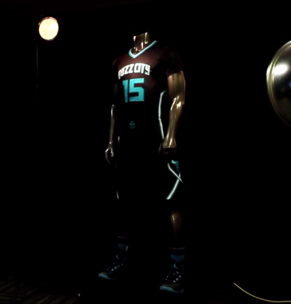 Hornets Unveil Black, Sleeved “Buzz City” Uniform – SportsLogos.Net News