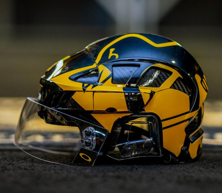 Flyers, Penguins Wearing Helmets With Giant Logos for Stadium Series ...