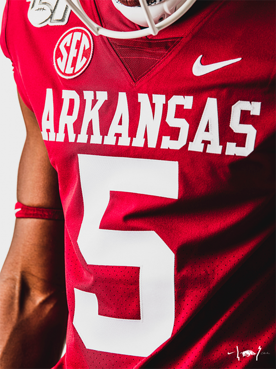 Arkansas Razorbacks Unveil Throwback Football Uniform – SportsLogos.Net ...