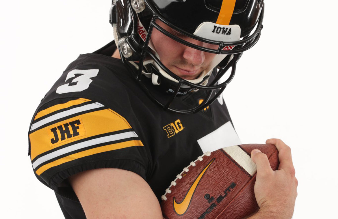 Iowa Hawkeyes To Wear Uniform Patch In Honor Of Late Coach Hayden Fry ...