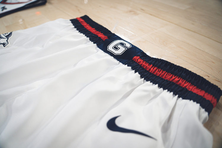 Gonzaga Bulldogs Unveil 1999 Fauxback Uniforms – SportsLogos.Net News