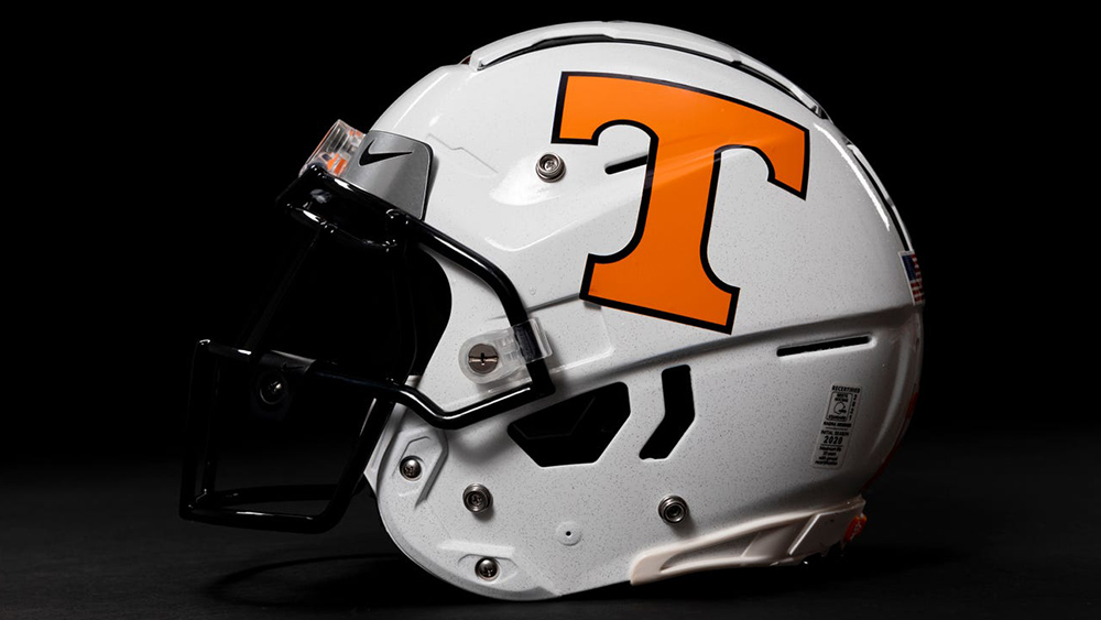 Tennessee Volunteers Unveil “Dark Mode” Black Alternate Uniforms ...