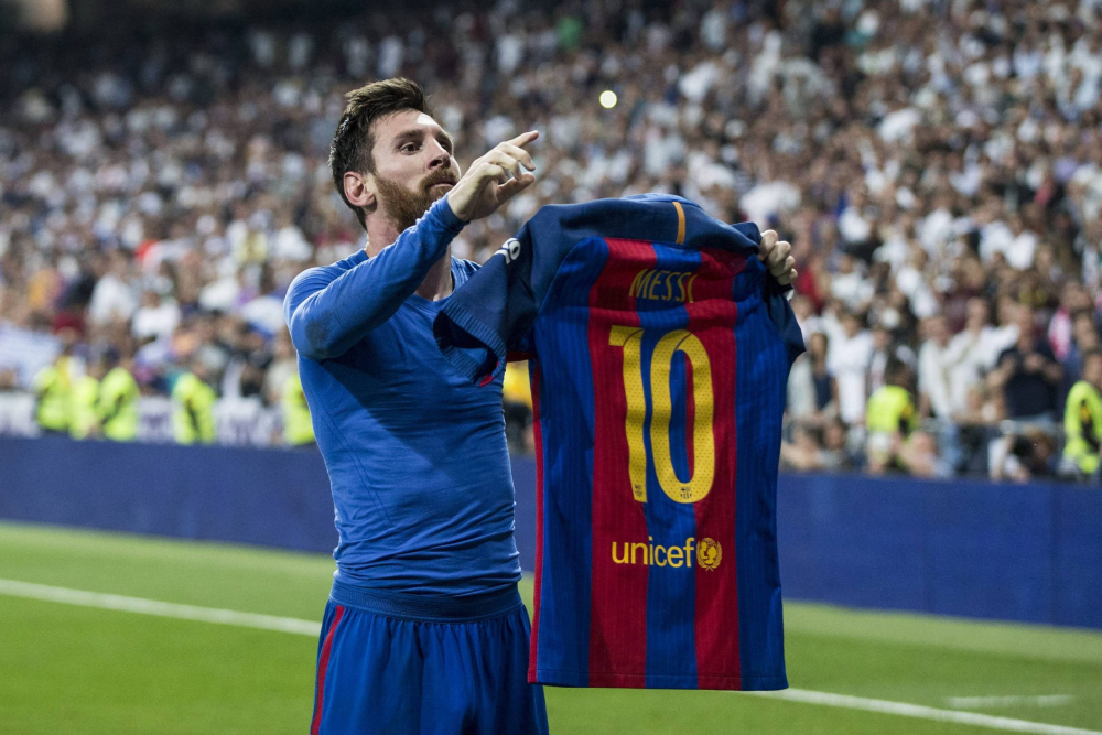 Lionel Messi Shirt from 2017 El Clásico Sells for $450,000 US at ...