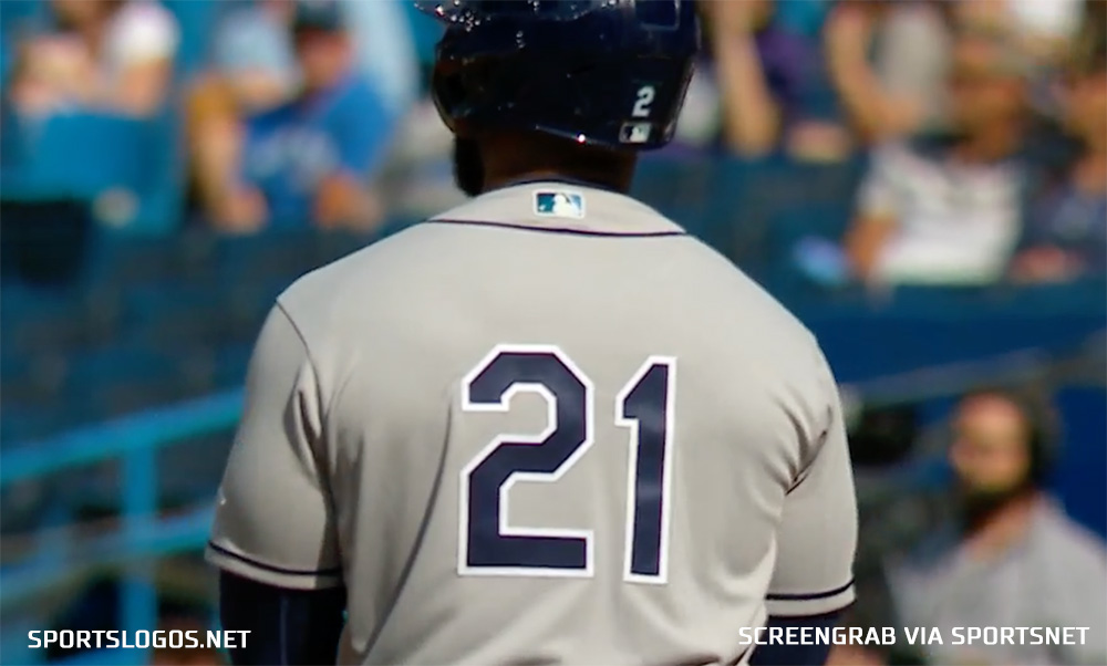 Some MLB Players Wearing #21, All Wearing 21 Patches Today for Roberto ...