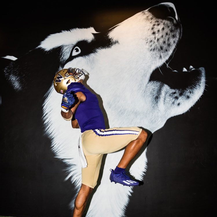 Washington Huskies Unveil Updated Football Uniforms – SportsLogos.Net News