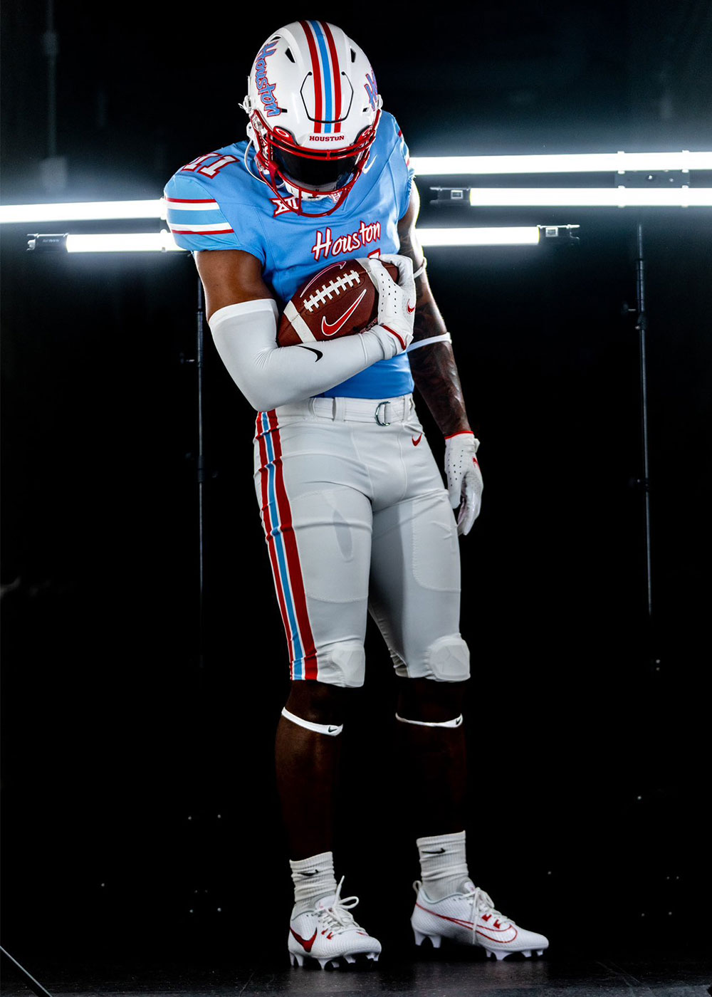 Houston Cougars To Wear Oilers-Inspired Alternate Uniforms ...