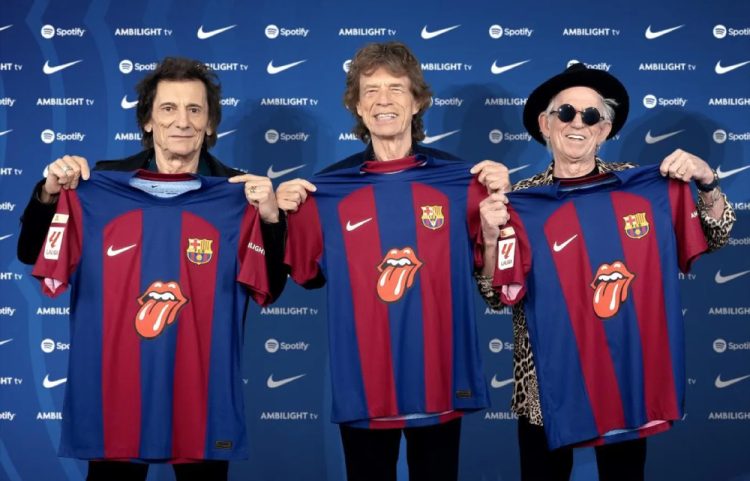 Other artists that have had their logos on the front of Barça’s kits ...