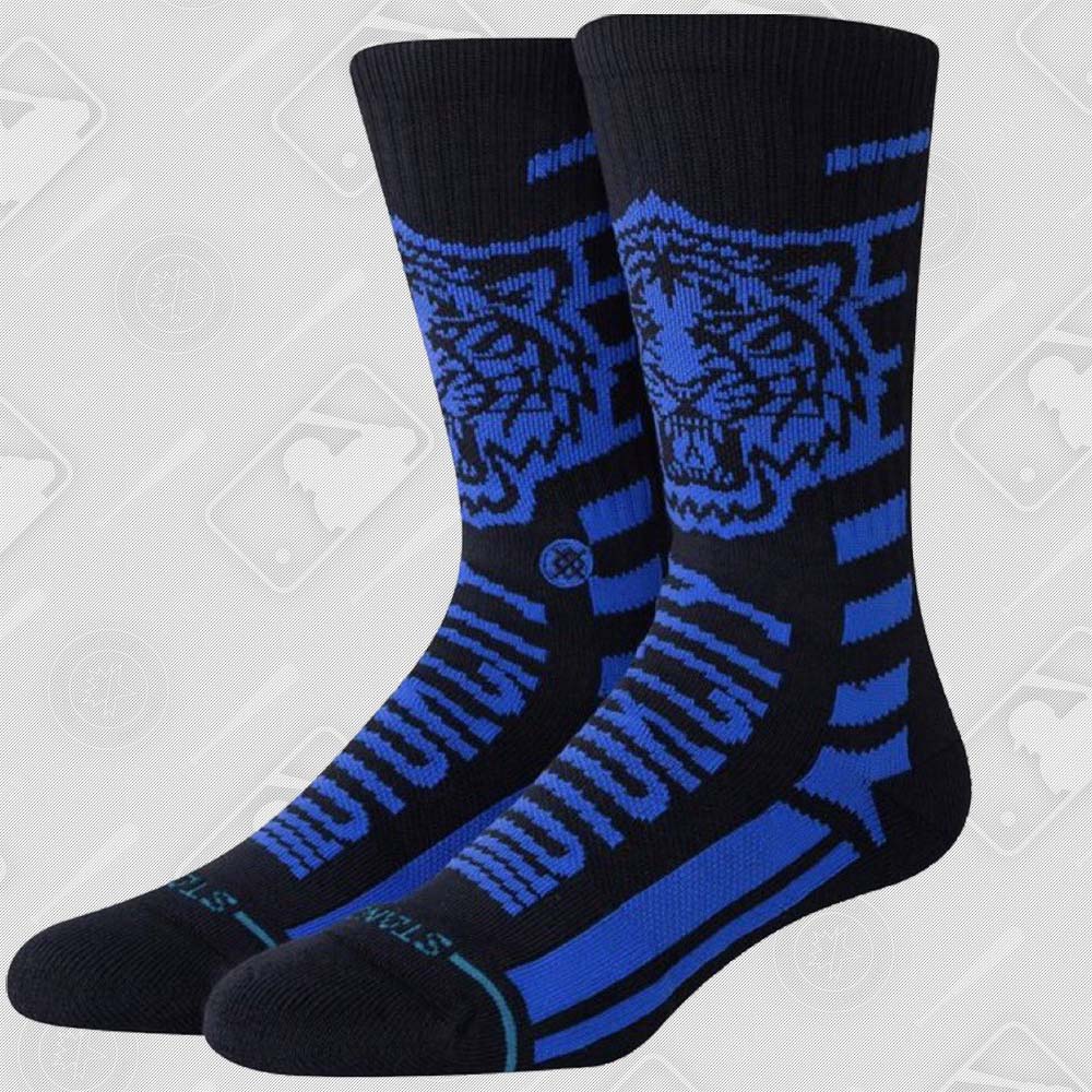 Finally, the socks help complete the look, with a navy blue base ...