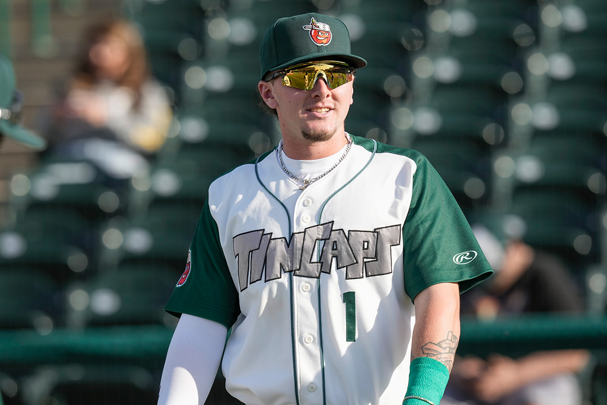 The white jersey, which will be worn with either a green or red cap ...