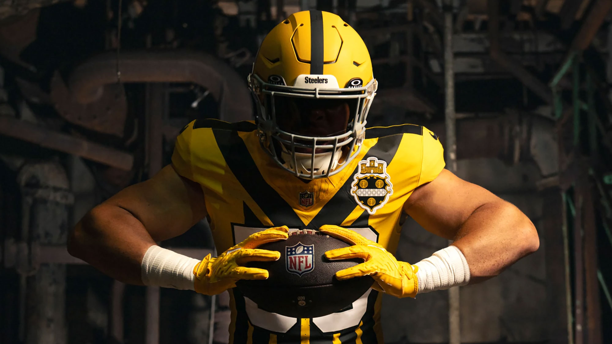 Pittsburgh Steelers Reprise 1933 Throwback Uniforms With New Gold Helmets