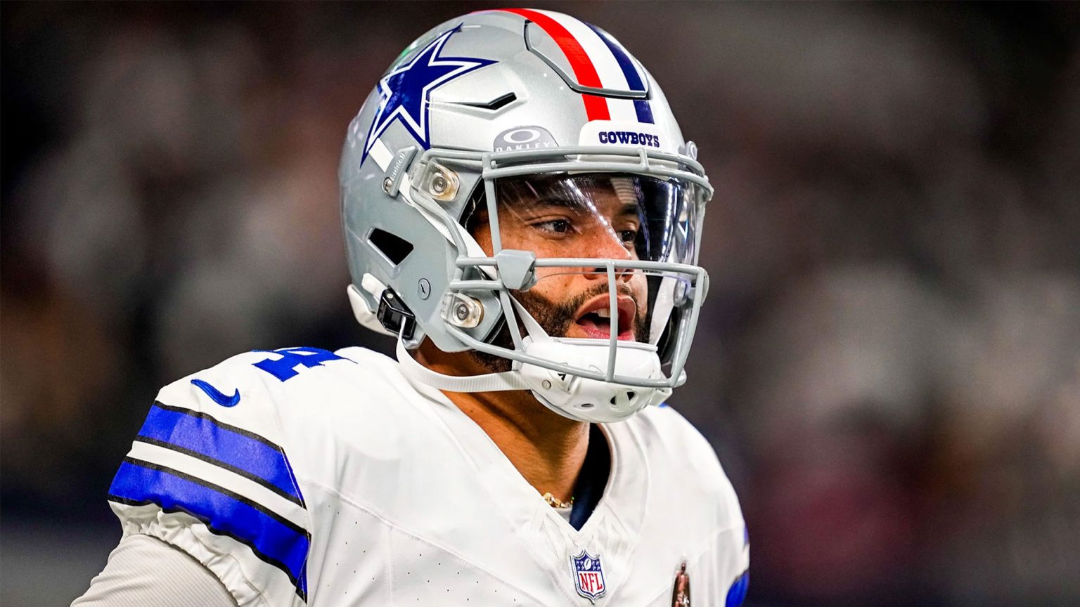 Why Do The Dallas Cowboys Have A Red Stripe On Their Helmets On Monday ...